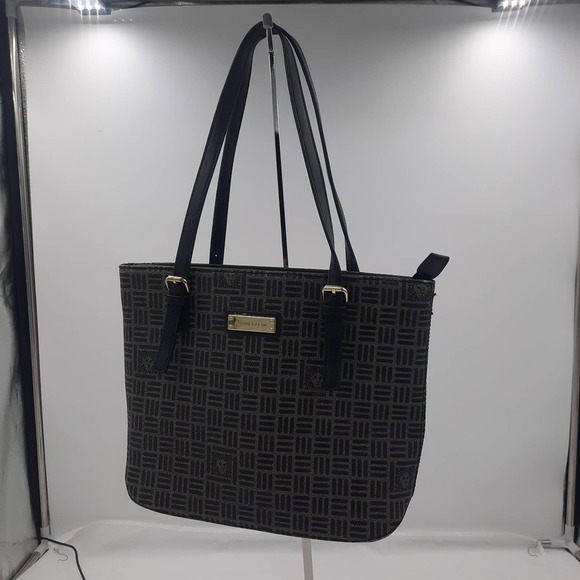 Anne Klein | Bags | Nwot Ann Klein Faux Leather Square Design With Ann ...